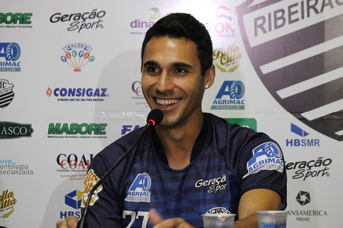 Sabiá revela estar 100% para nova temporada e diz que Comercial briga ...