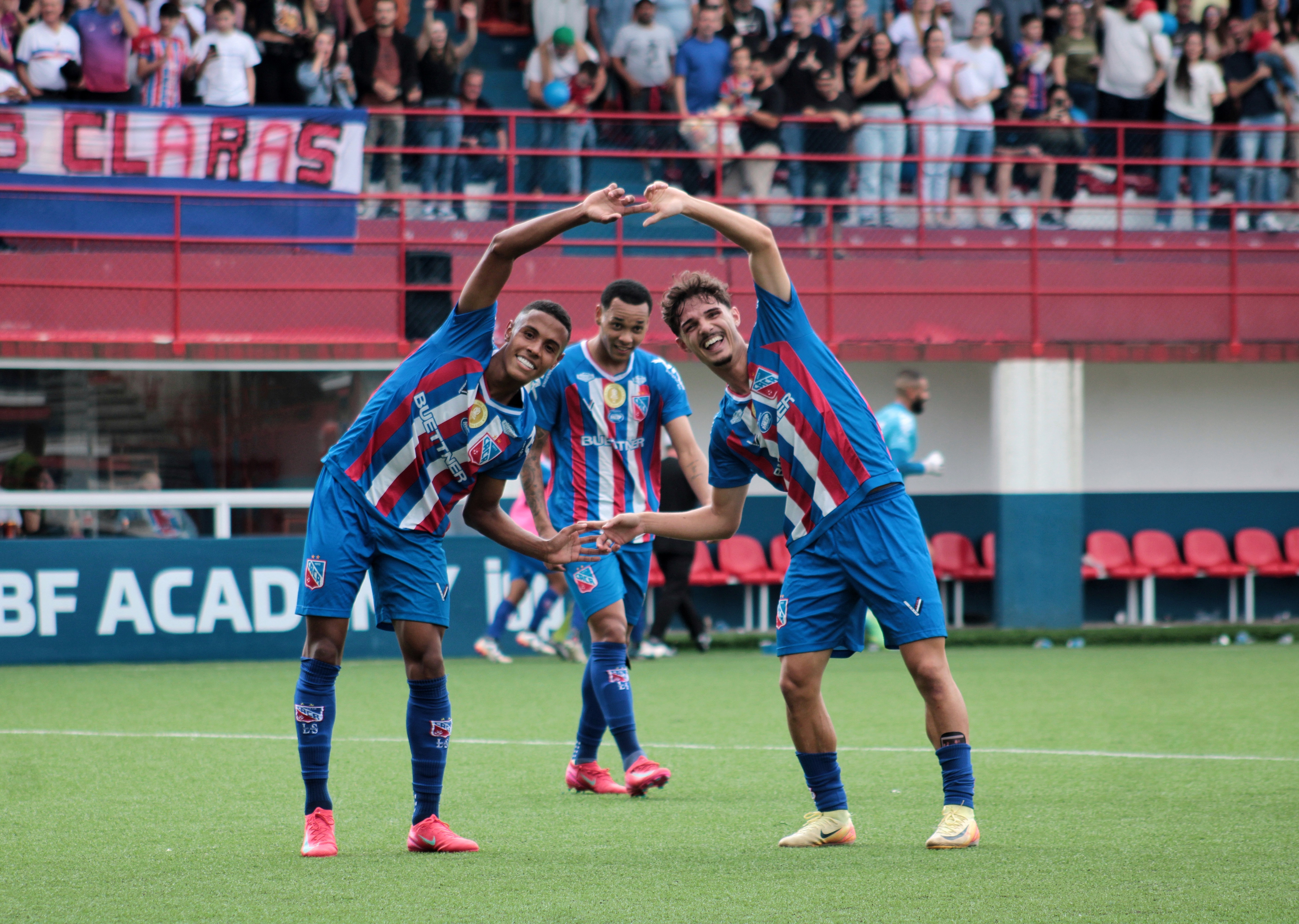 Carlos Renaux 2026: contratações, renovações e quem sai do clube | Ge