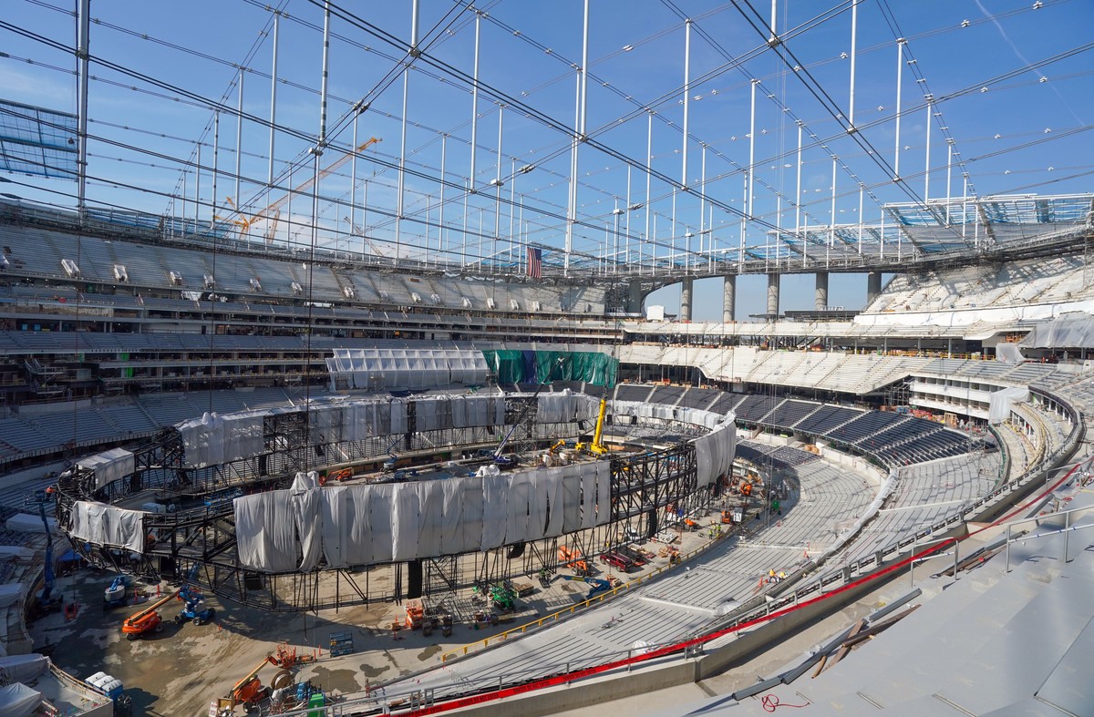 NFL: maior telão do mundo do esporte é finalizado no estádio dos Rams ...