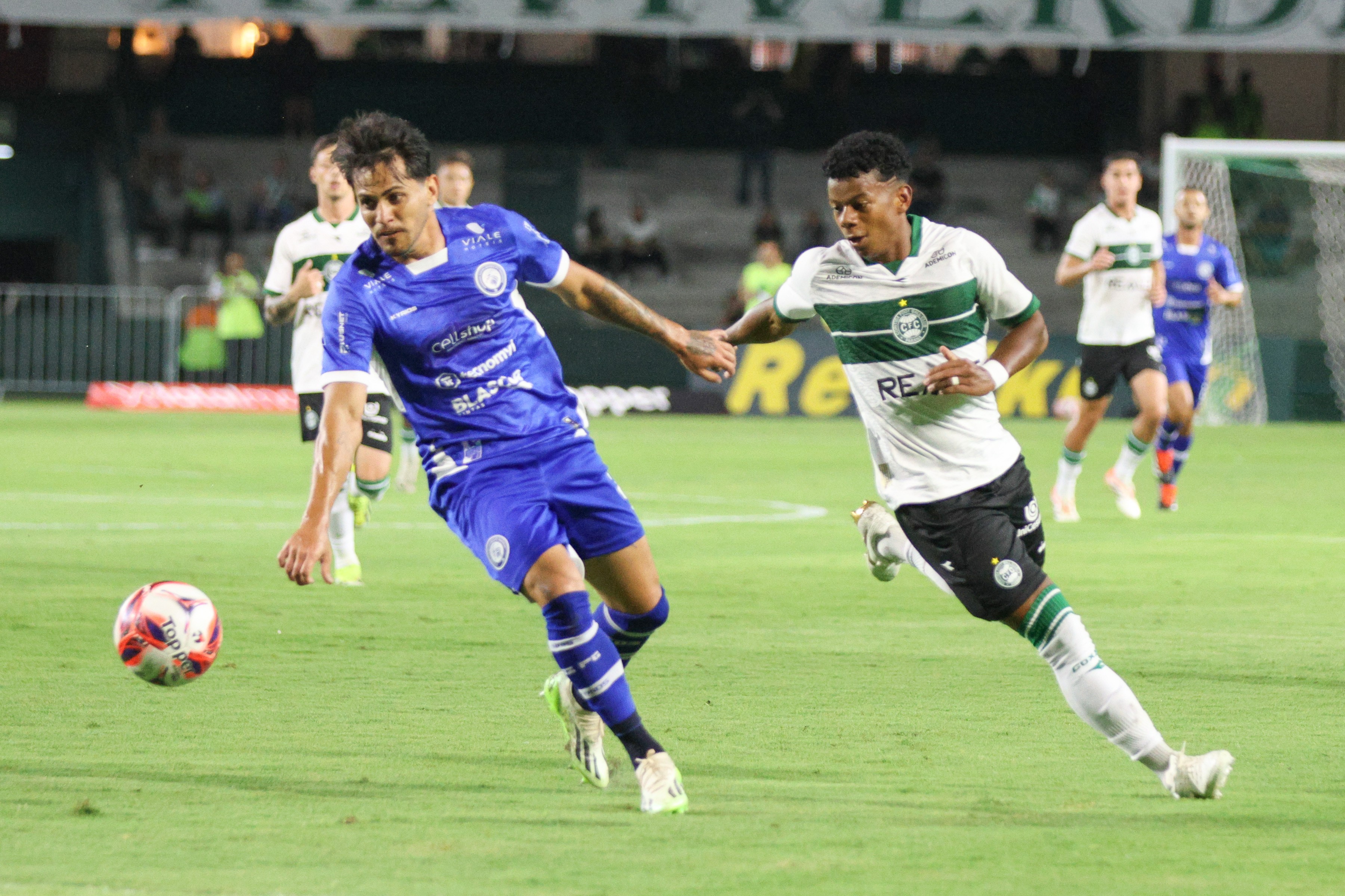 Análise: resiliência e falhas balizam a estreia do Coritiba na tempora | Ge