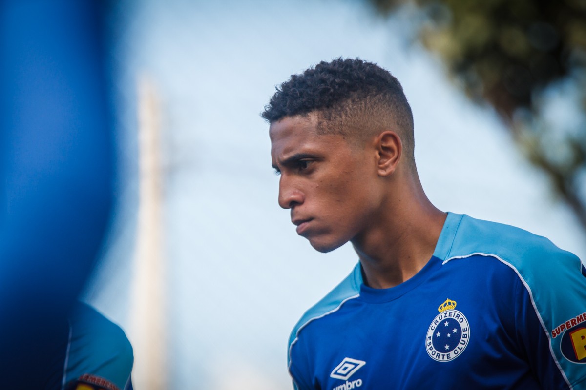 Estreante como titular na temporada, Rafael Santos projeta sequência na ...