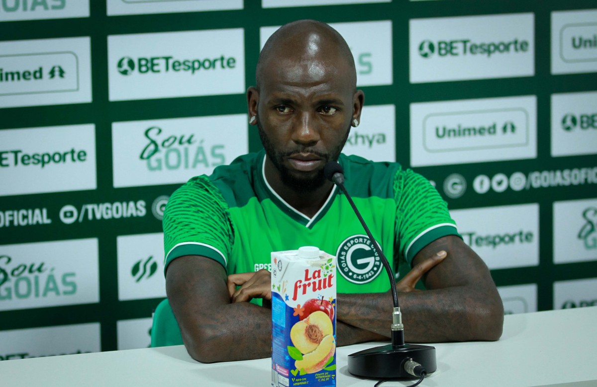 Allano relembra críticas e celebra volta por cima no Goiás | goiás | ge