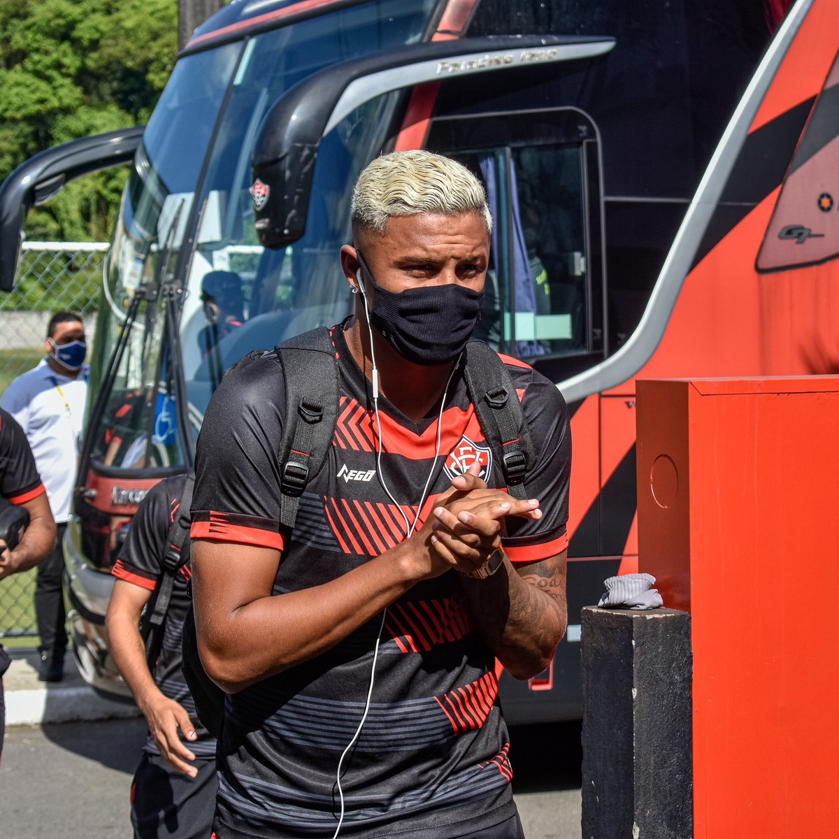 Wagner Lopes relaciona Van, Eron e Samuel para partida contra o ...