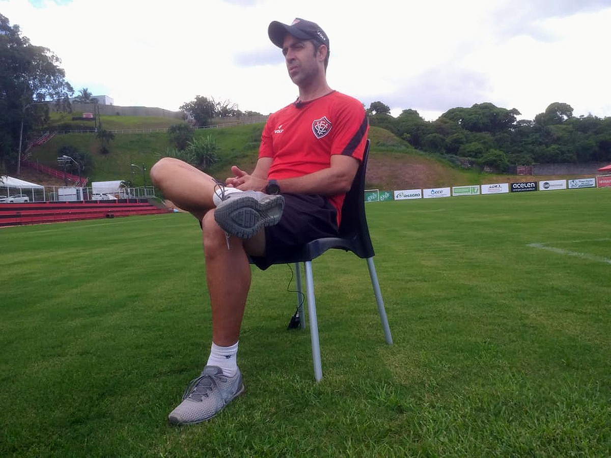 Após nove contratações, Burse avalia montagem do elenco do Vitória ...