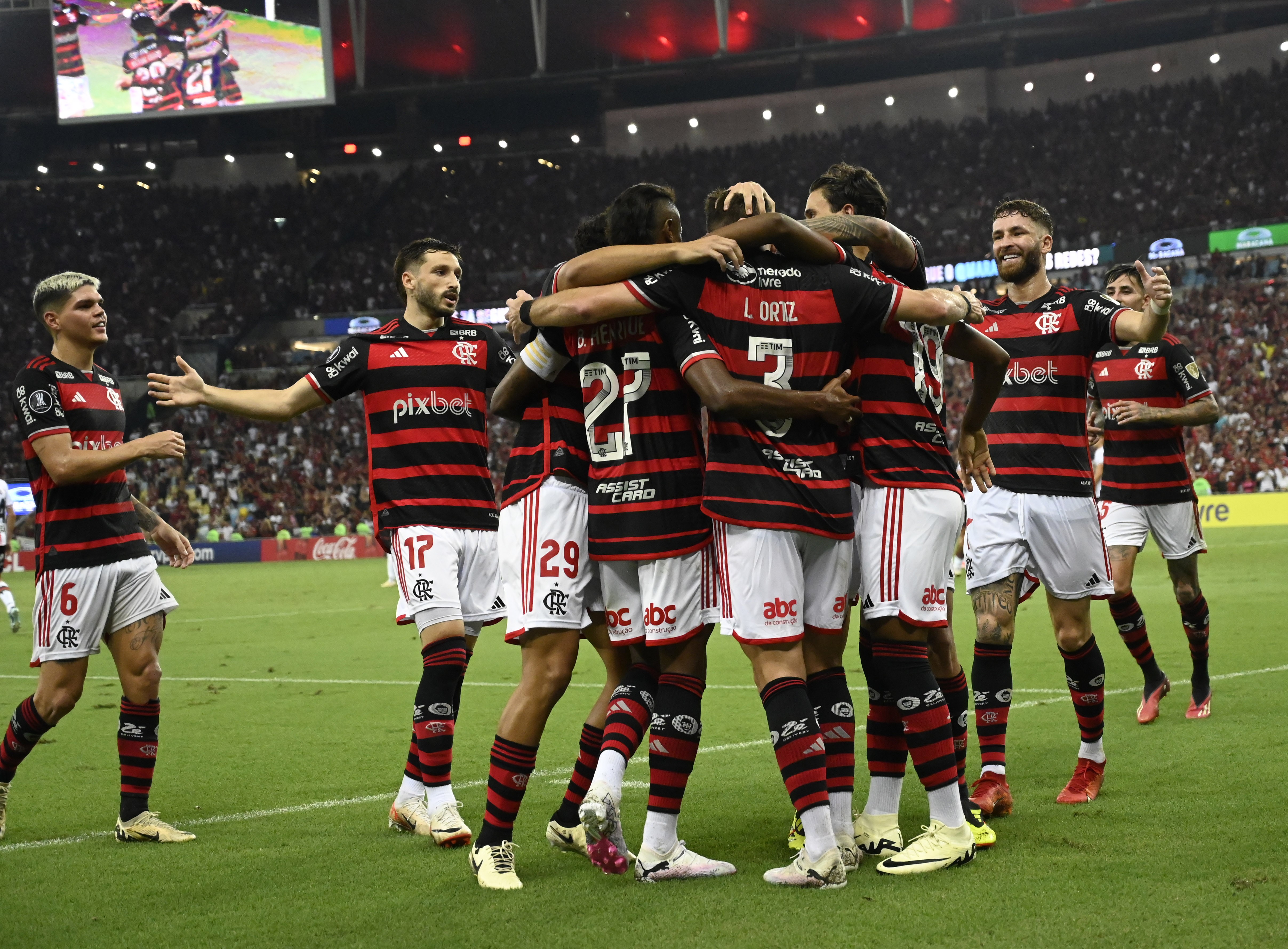 Cartola: goleada em clássico leva Flamengo a liderar pontuação entre ...