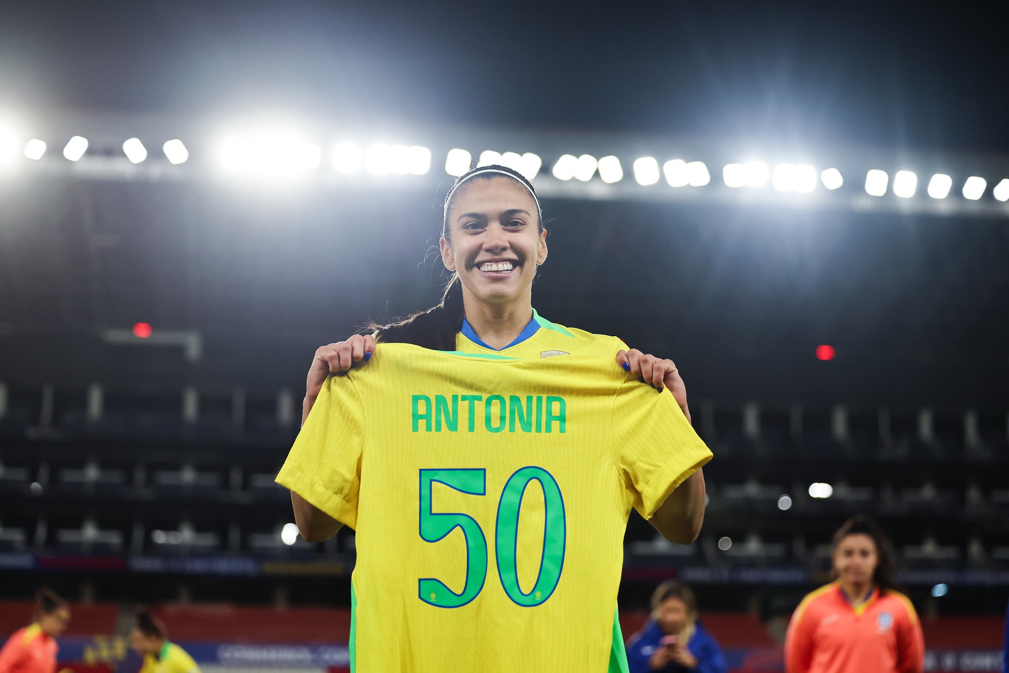 Antonia comemora marca de 50 jogos pela seleção brasileira | Ge