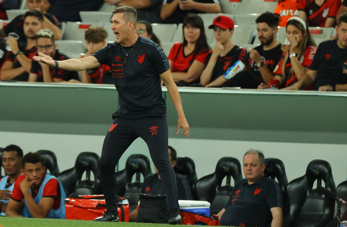 Paulo Turra comemora vantagem do Athletico em decidir o mata-mata na ...