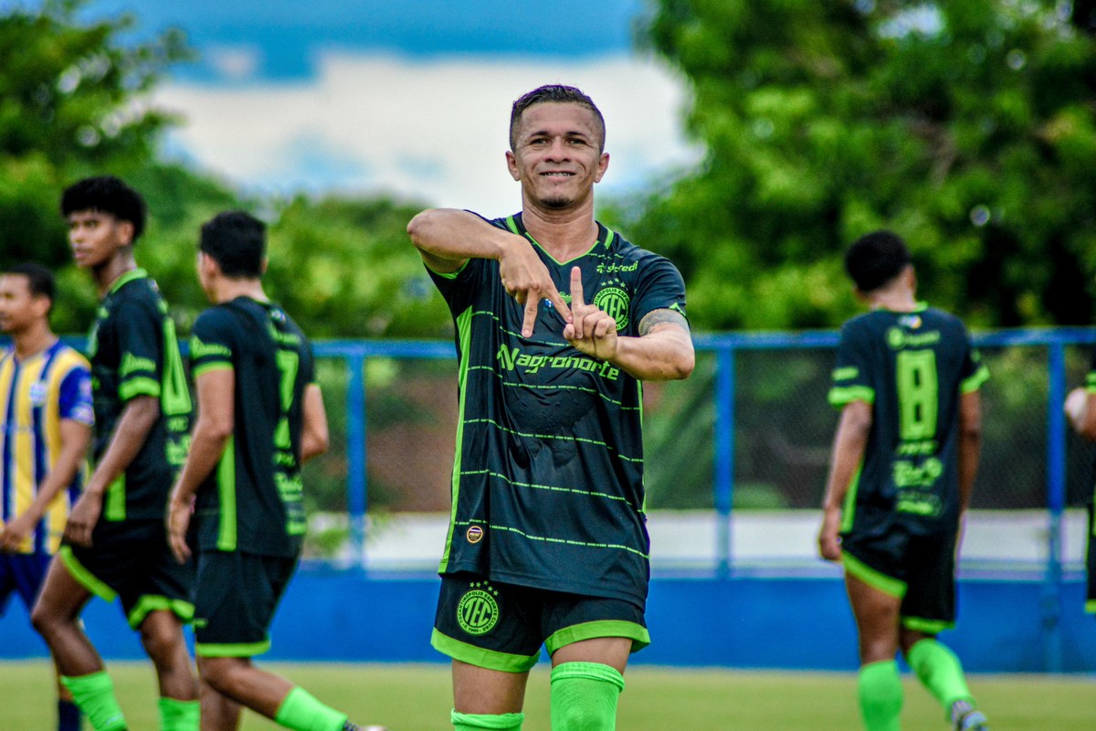 Sem medo de cara feia, Bilau e Halloween decidem amistoso para ...