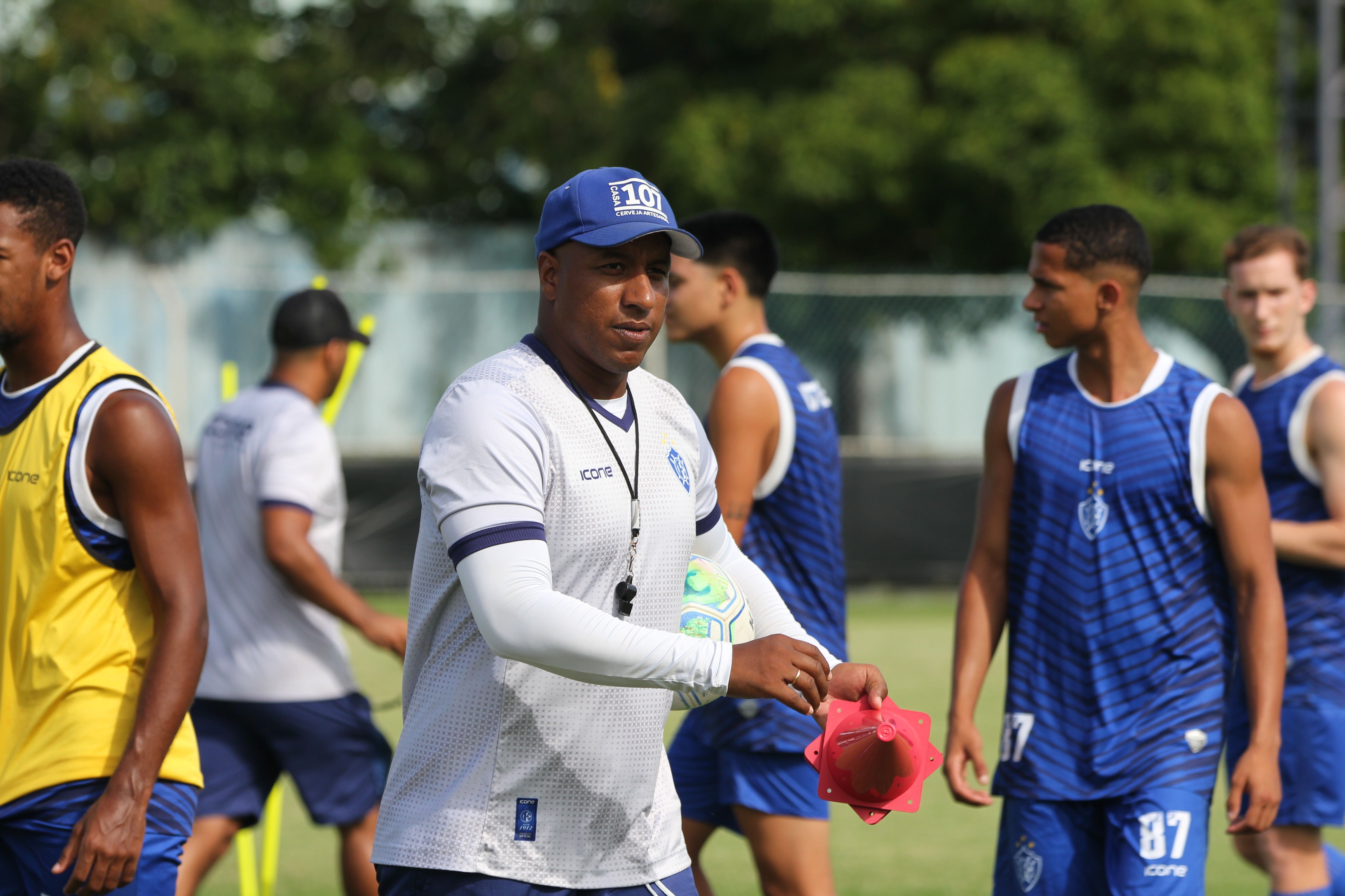 Rodrigo César, do Vitória-ES, é o técnico mais jovem da Copa do Brasil ...
