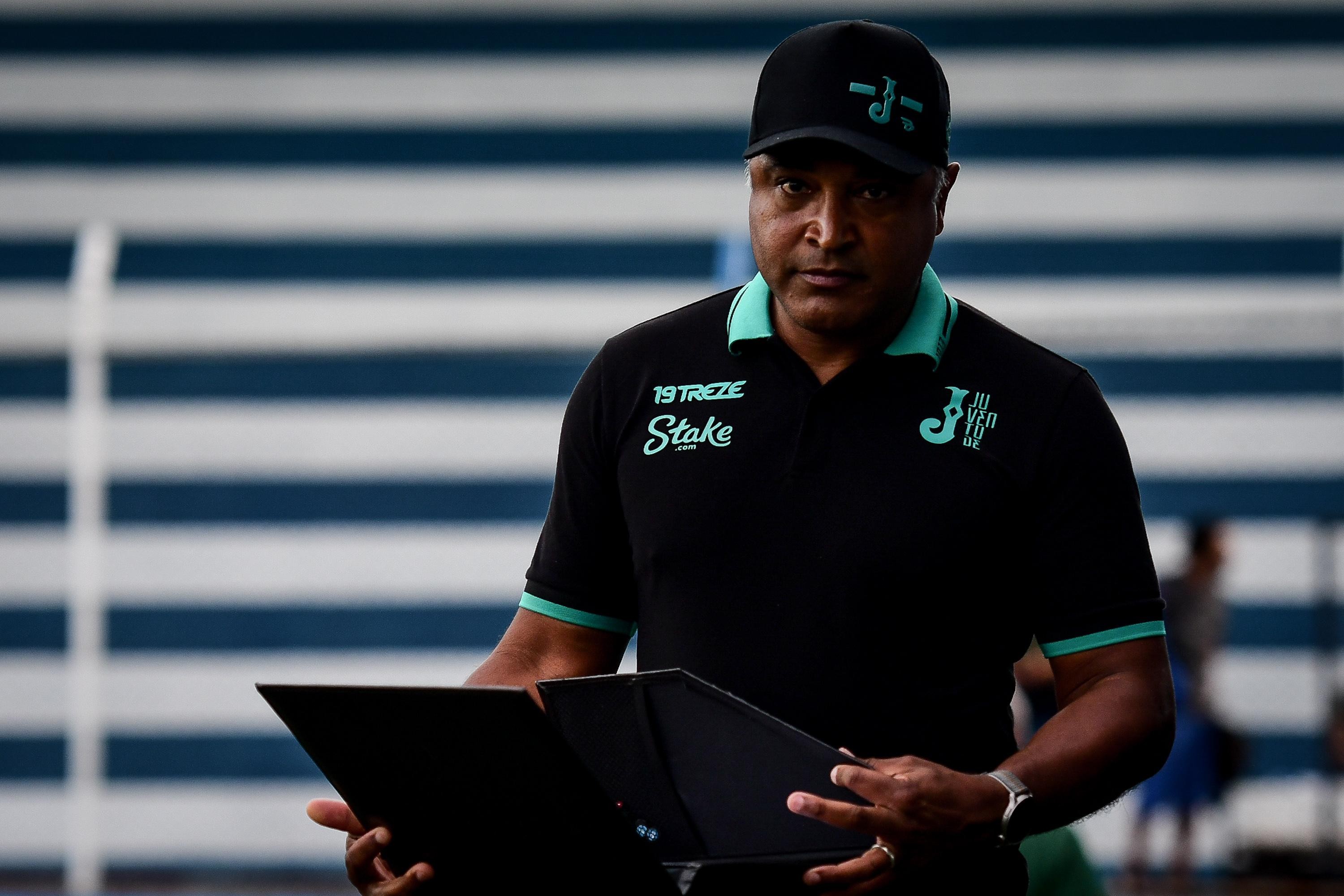 Roger destaca individualidades em goleada e ressalta tamanho da vitória ...