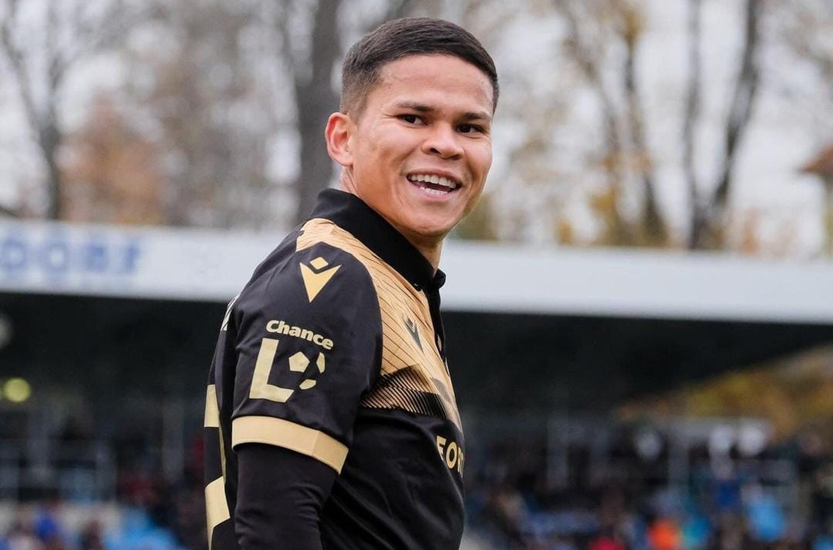 Ewerton Silva marca gol olímpico na República Tcheca | ap | ge