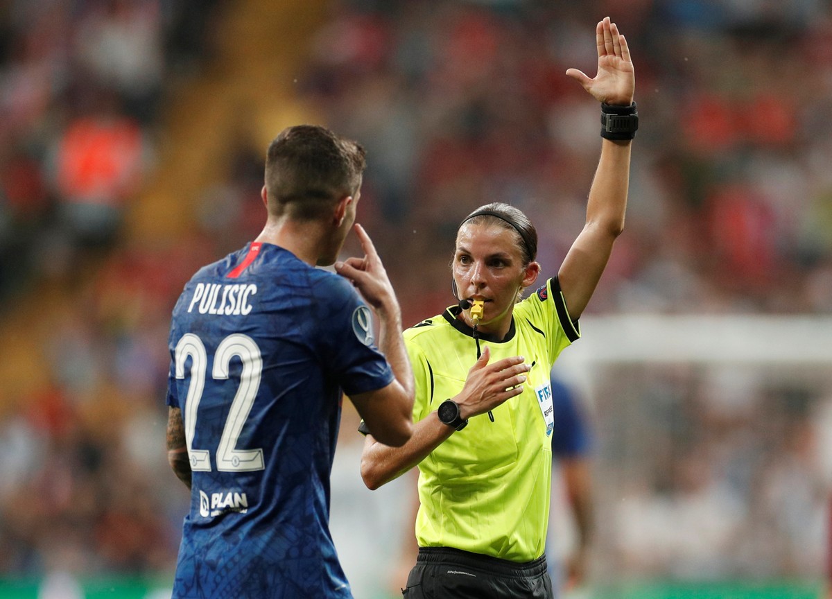 Copa do Mundo do Catar pode ter pela primeira vez árbitras mulheres em ...