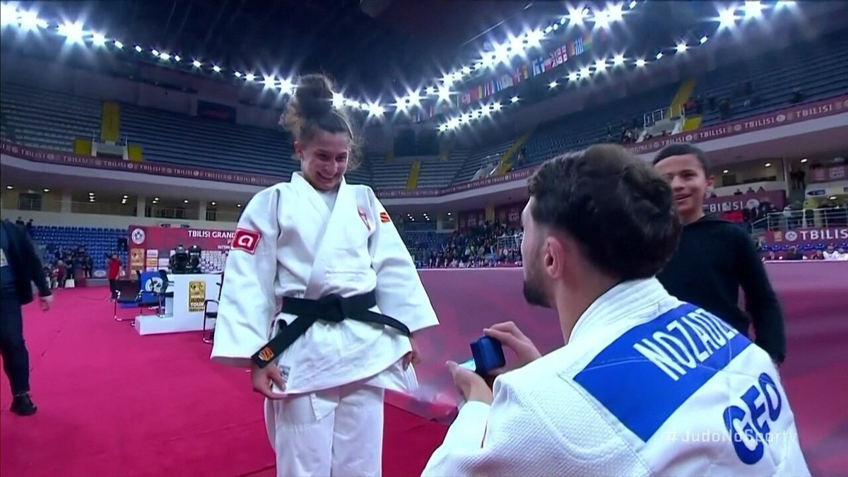 Georgiana conquista o ouro e é pedida em casamento no Grand Slam de ...