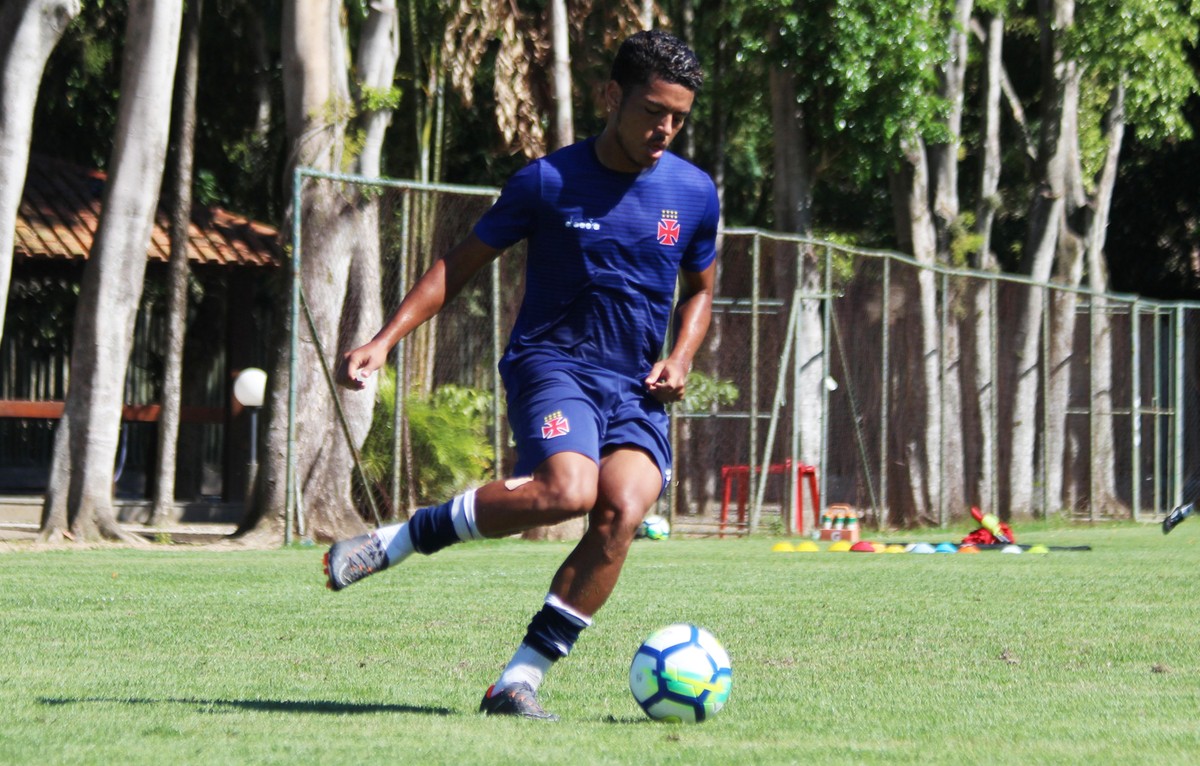 Evander é emprestado pelo Vasco ao FC Midtjylland, da Dinamarca | vasco ...