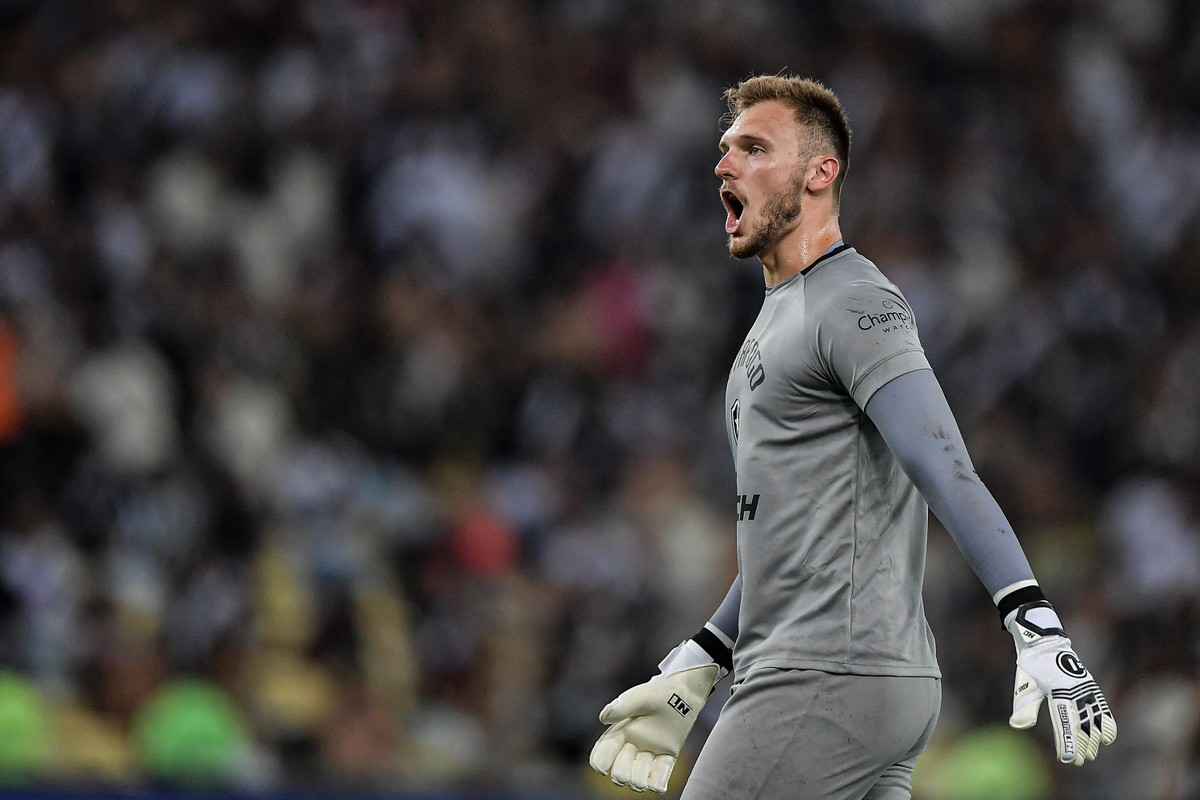 Eterna promessa? Lucas Perri reencontra o São Paulo como destaque do ...
