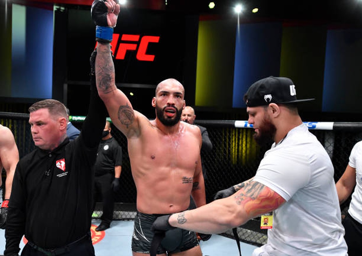 UFC: Bruno Blindado resiste a três golpes ilegais e nocauteia no ...