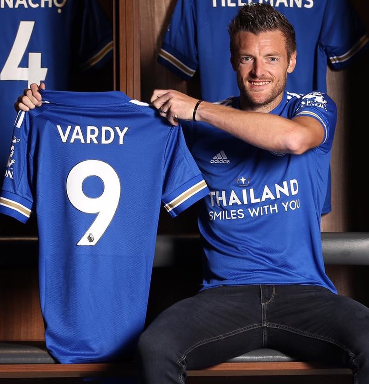 Artilheiro do último Campeonato Inglês, Vardy renova com Leicester até ...