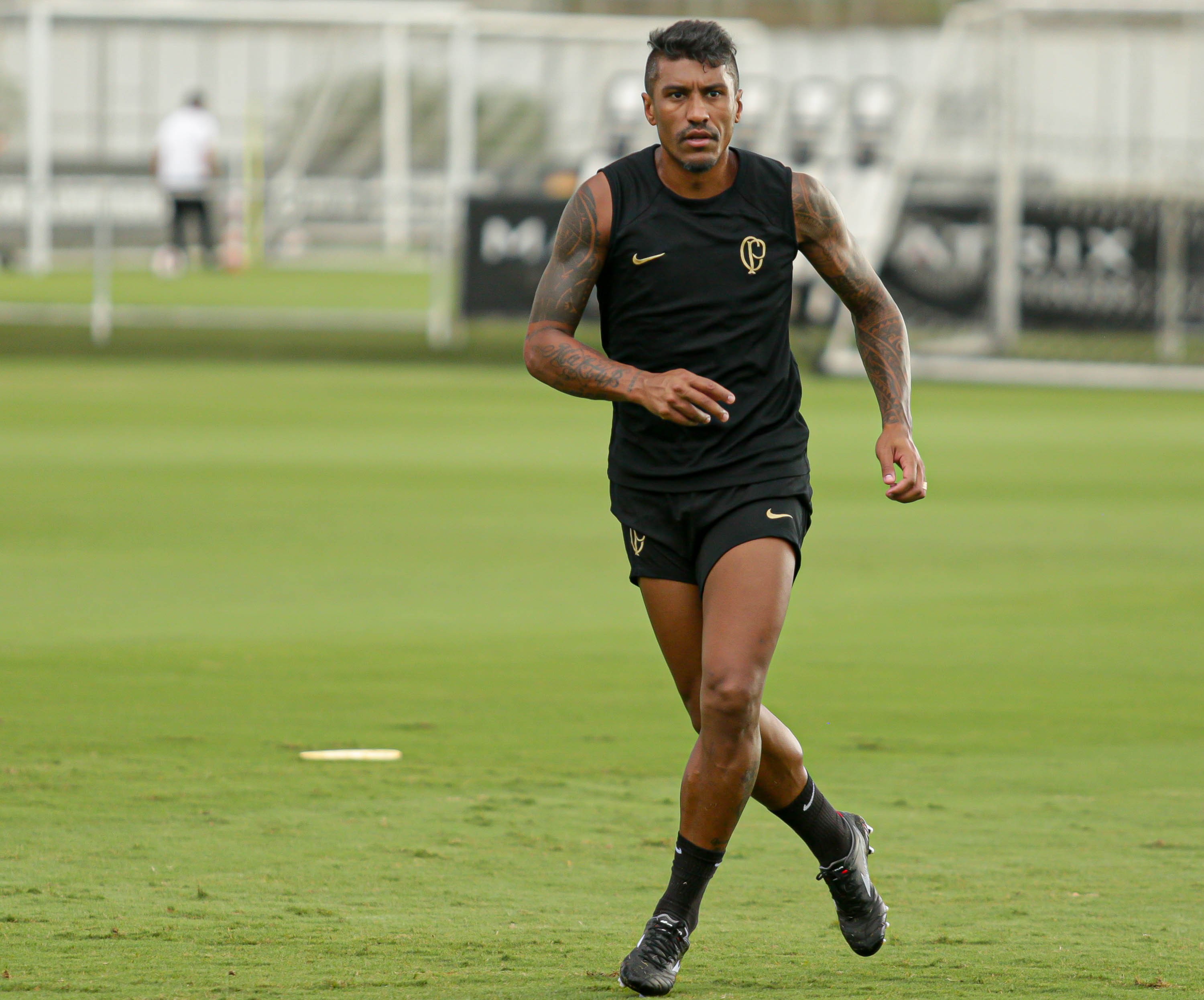 Paulinho pode voltar a ser titular do Corinthians depois de 315 dias ...