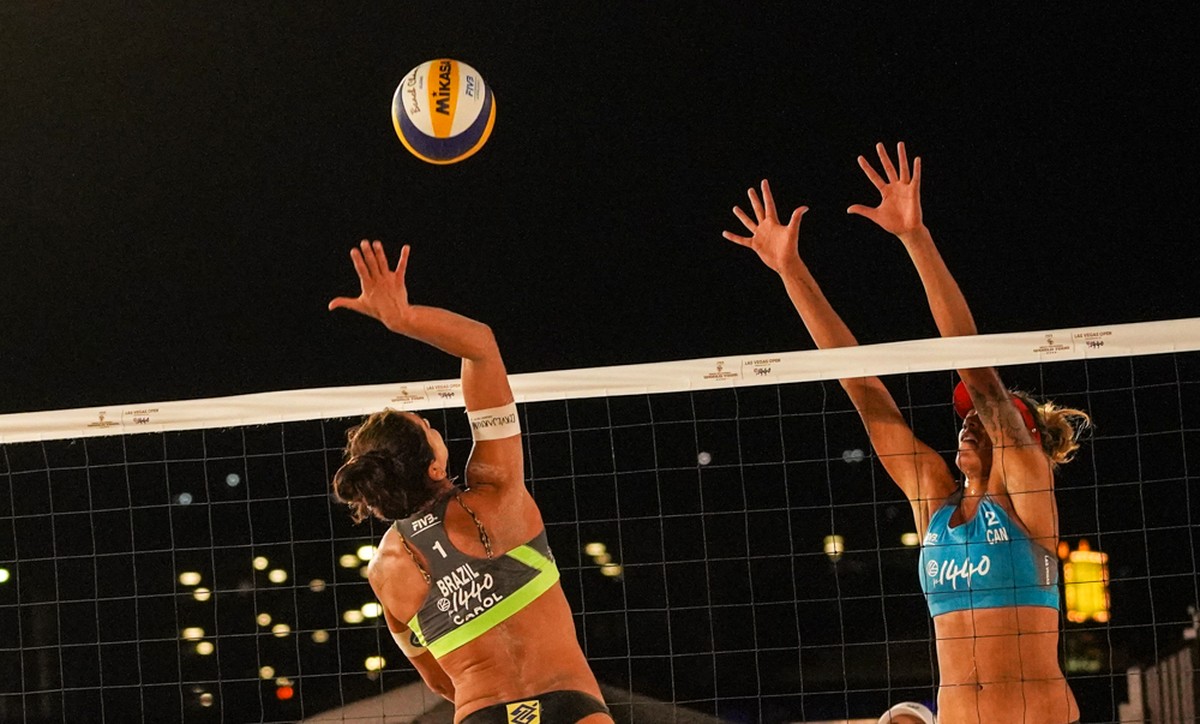 Maria Elisa/Carol Solberg e Ana Patrícia/Rebecca caem nas semis da ...