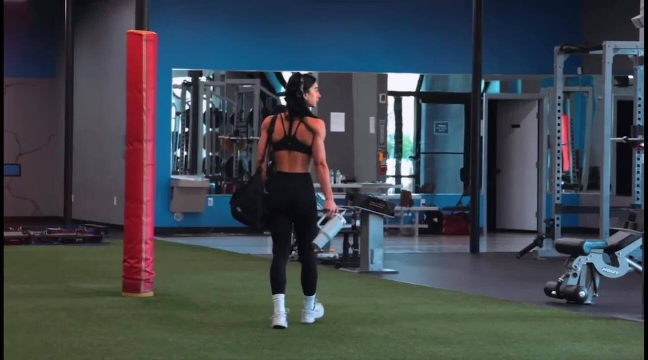 Antes e depois de vencedora do Mr. Olympia 2024 impressiona; veja vídeo ...