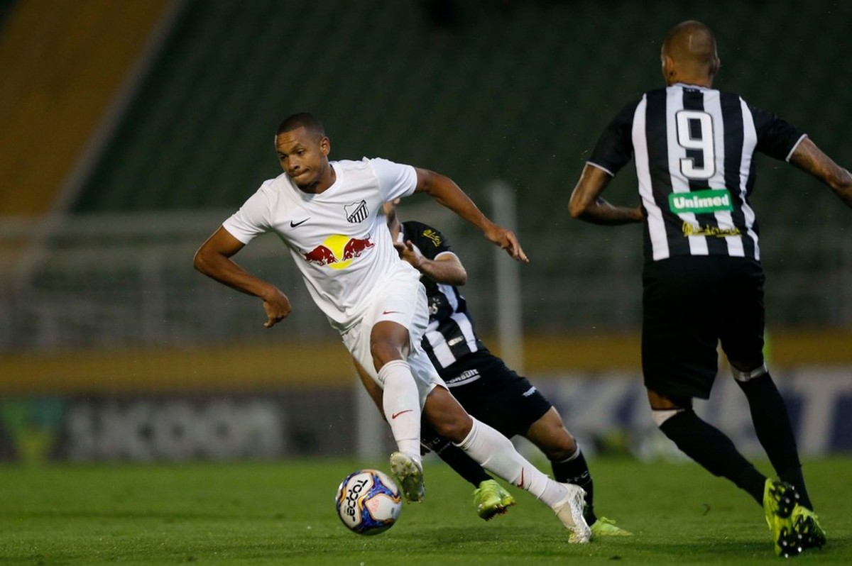 Edimar celebra temporada com o Bragantino e demonstra otimismo para ...