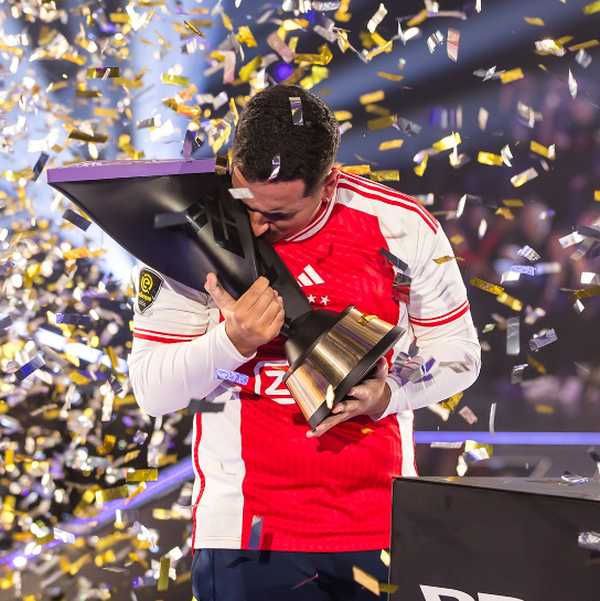 PHzin é campeão do FC Pro Open com gol no último minuto | ea fc | ge