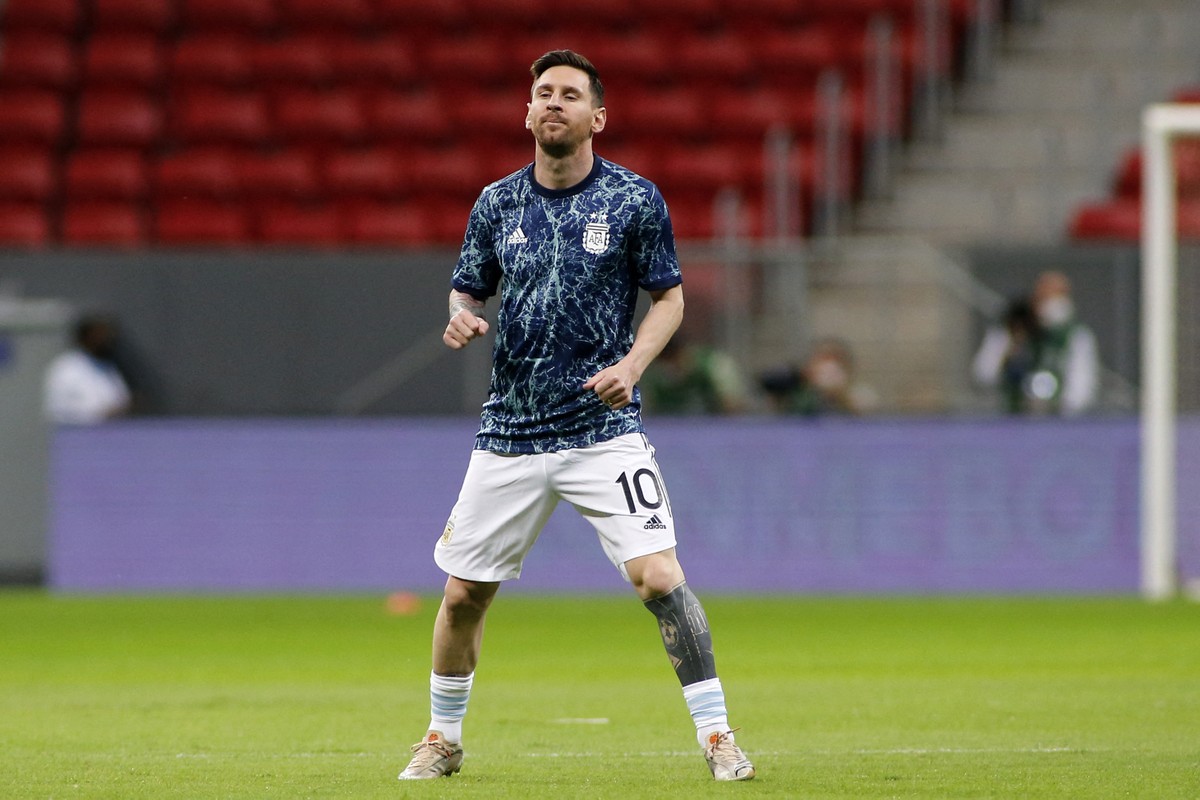 Tostão vê Messi mais completo que Neymar e compara argentino a Pelé ...