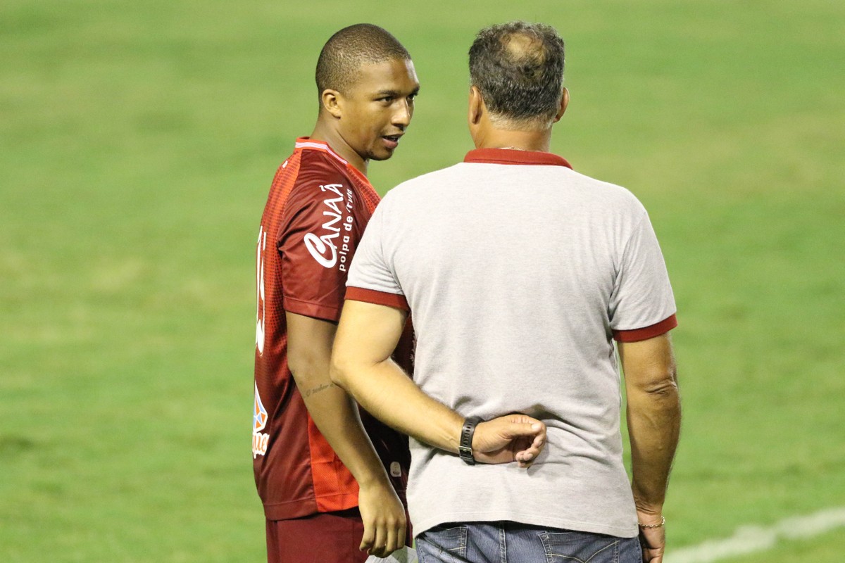 Danilo Pires desfalca treino e vira dúvida no Náutico contra Altos-PI | náutico | ge