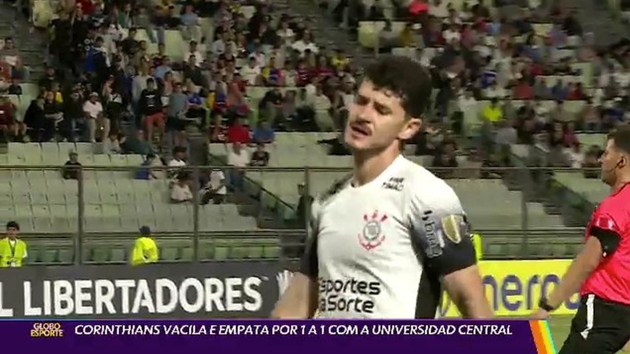 Hugo Souza estreia com três grandes defesas e vibração após vitória do ...