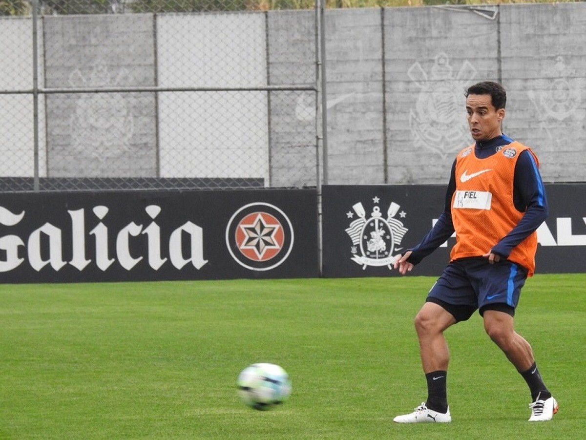 Jadson trabalha com bola e se aproxima de volta ao Corinthians; veja ...