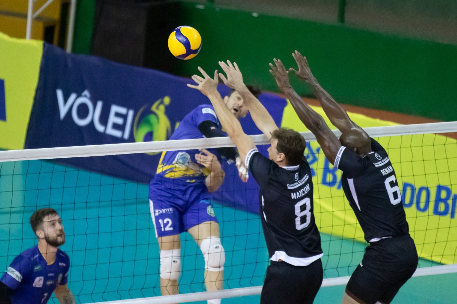 Montes Claros Vôlei vence o Apade e avança para semifinal da Superliga ...