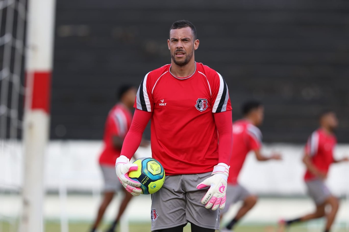 Últimos reforços aparecem, e Santa Cruz tem elenco praticamente ...