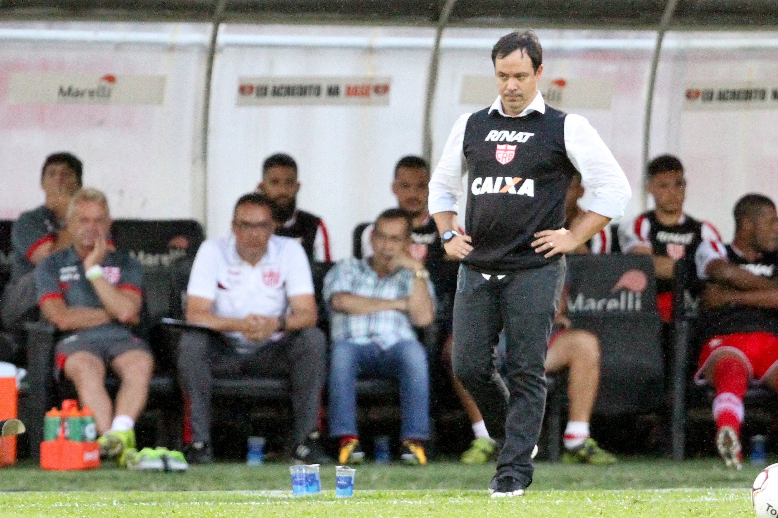 Direção do CRB surpreende e demite técnico Dado Cavalcanti