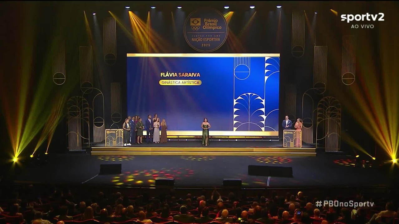 Ana Marcela Cunha reestreia com título a prova de revezamento do Rei e Rainha do Mar | Ge