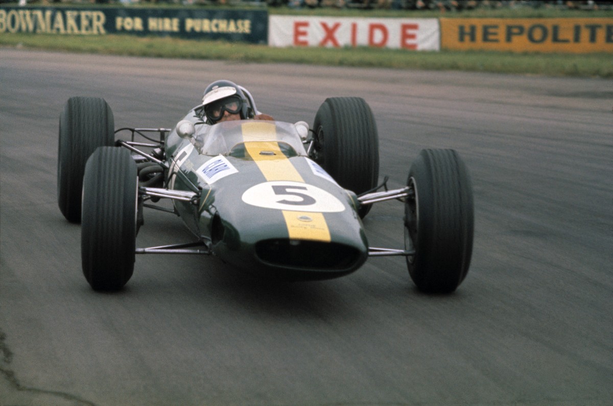 Jim Clark venceu em Silverstone-1965 desligando o motor nas curvas e o ...