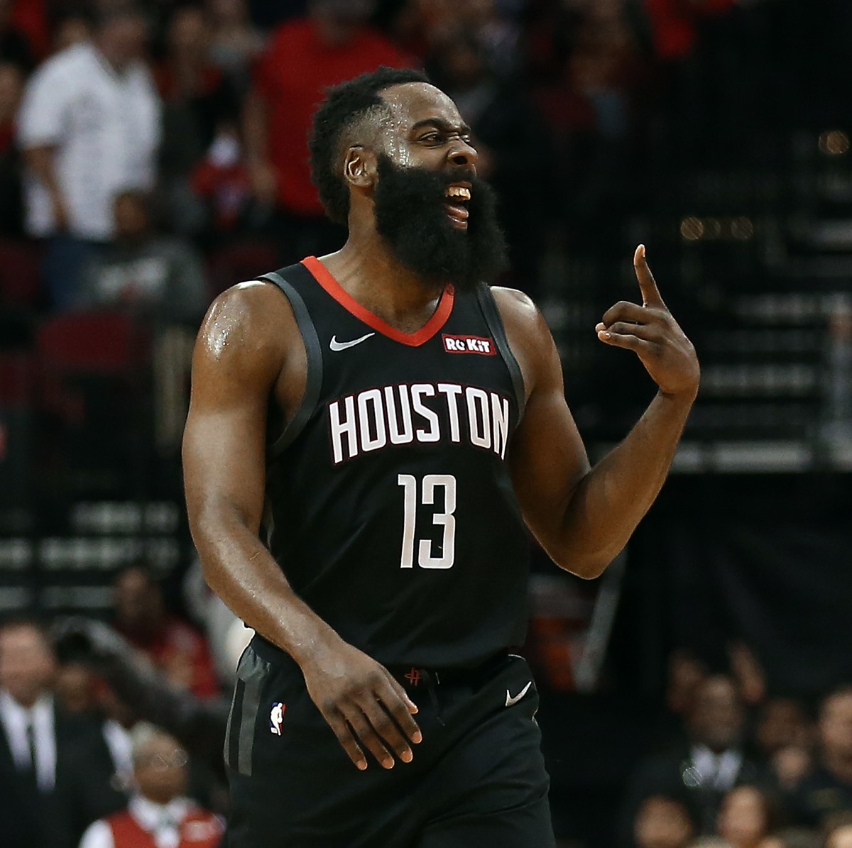 Harden vai sem máscara a aniversário de rapper e é vetado na volta dos ...