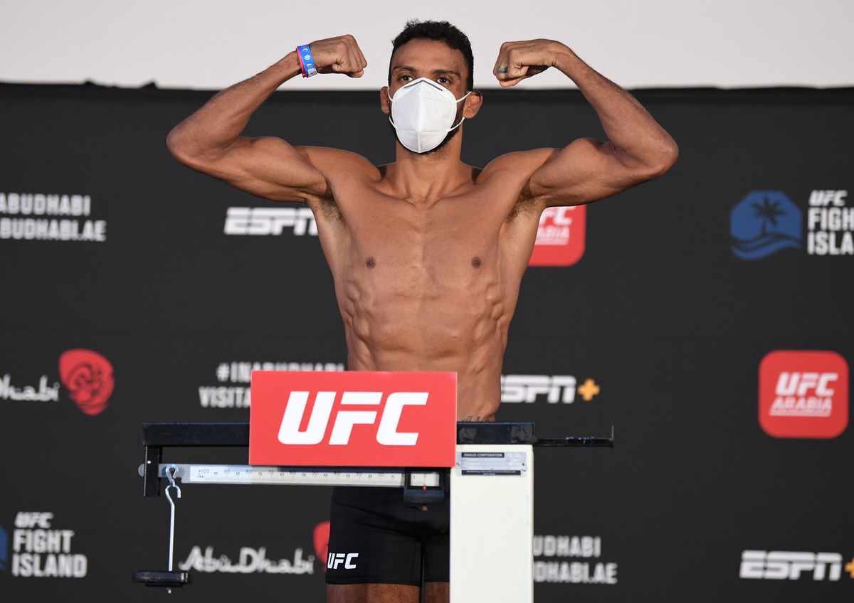 Ultimate acerta Edson Barboza x Shane Burgos para o UFC 262, 15 de maio ...