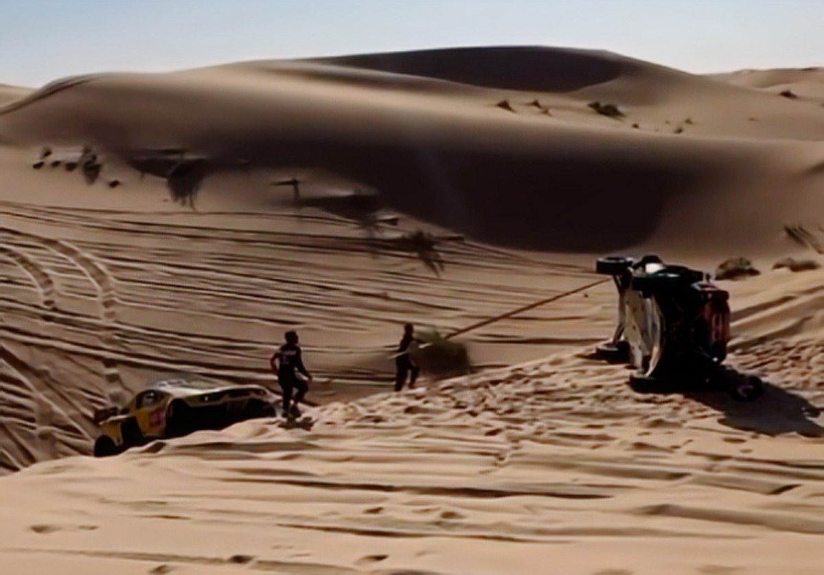Dakar: Lucas Moraes capota e é ajudado por dupla brasileira; vídeo ...
