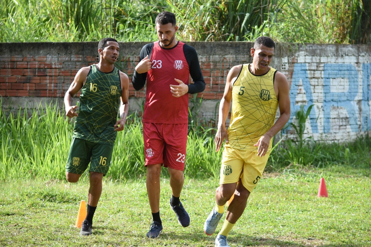 Meia Neném é dispensado do Andirá e técnico justifica: 