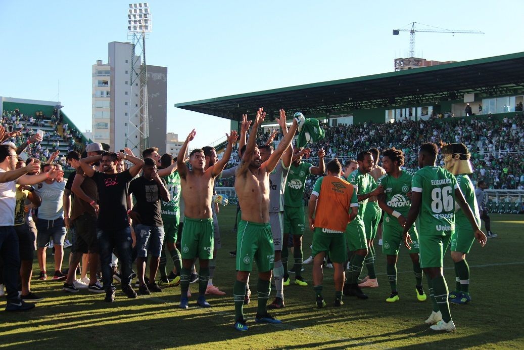 Público da Chape na Arena Condá diminuiu nos últimos três anos | Ge