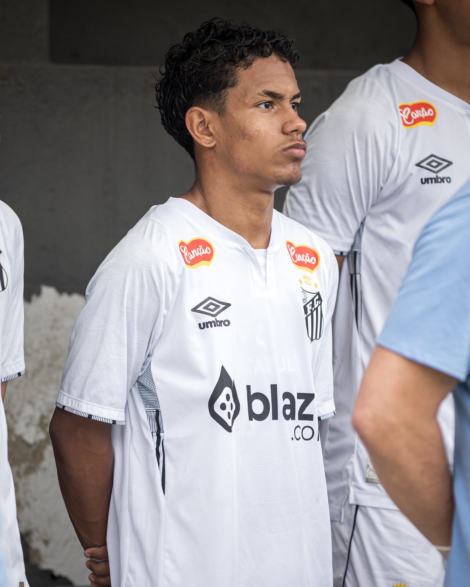 Santos trata atacante de 15 anos como joia da base e tenta evitar ...