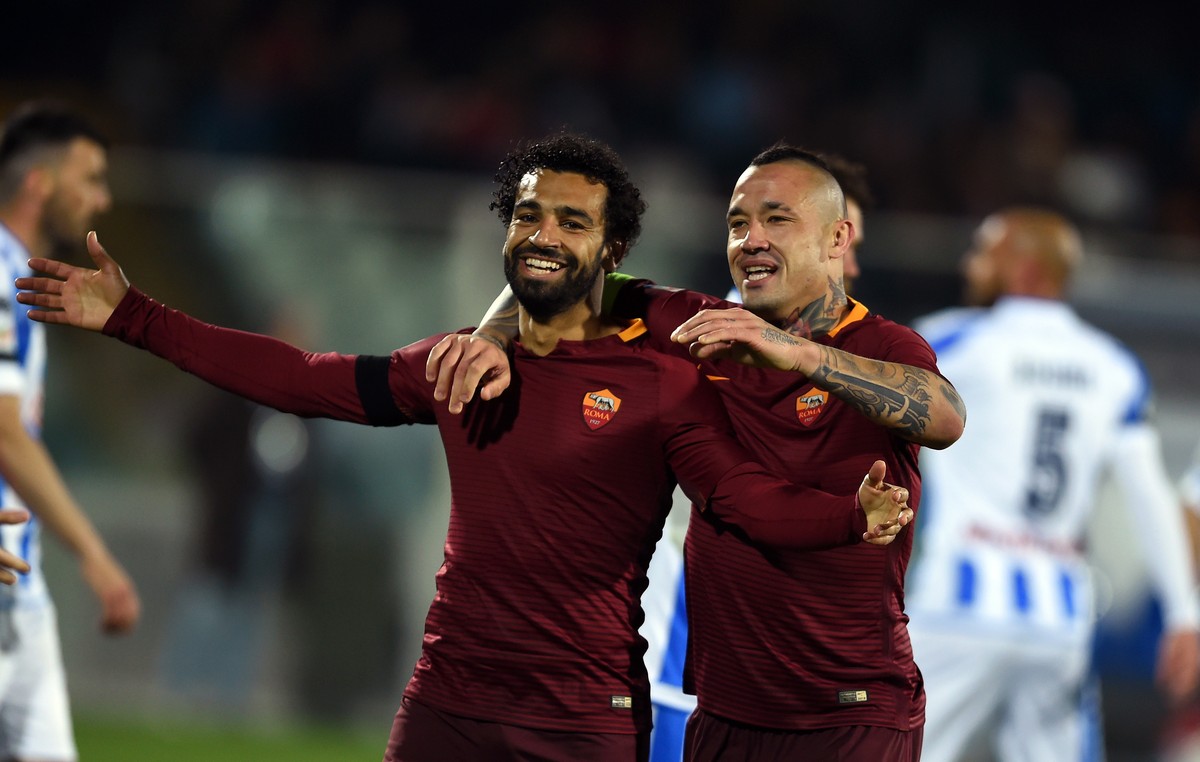Salah faz dois, Roma rebaixa Pescara e segue na luta pelo título ...