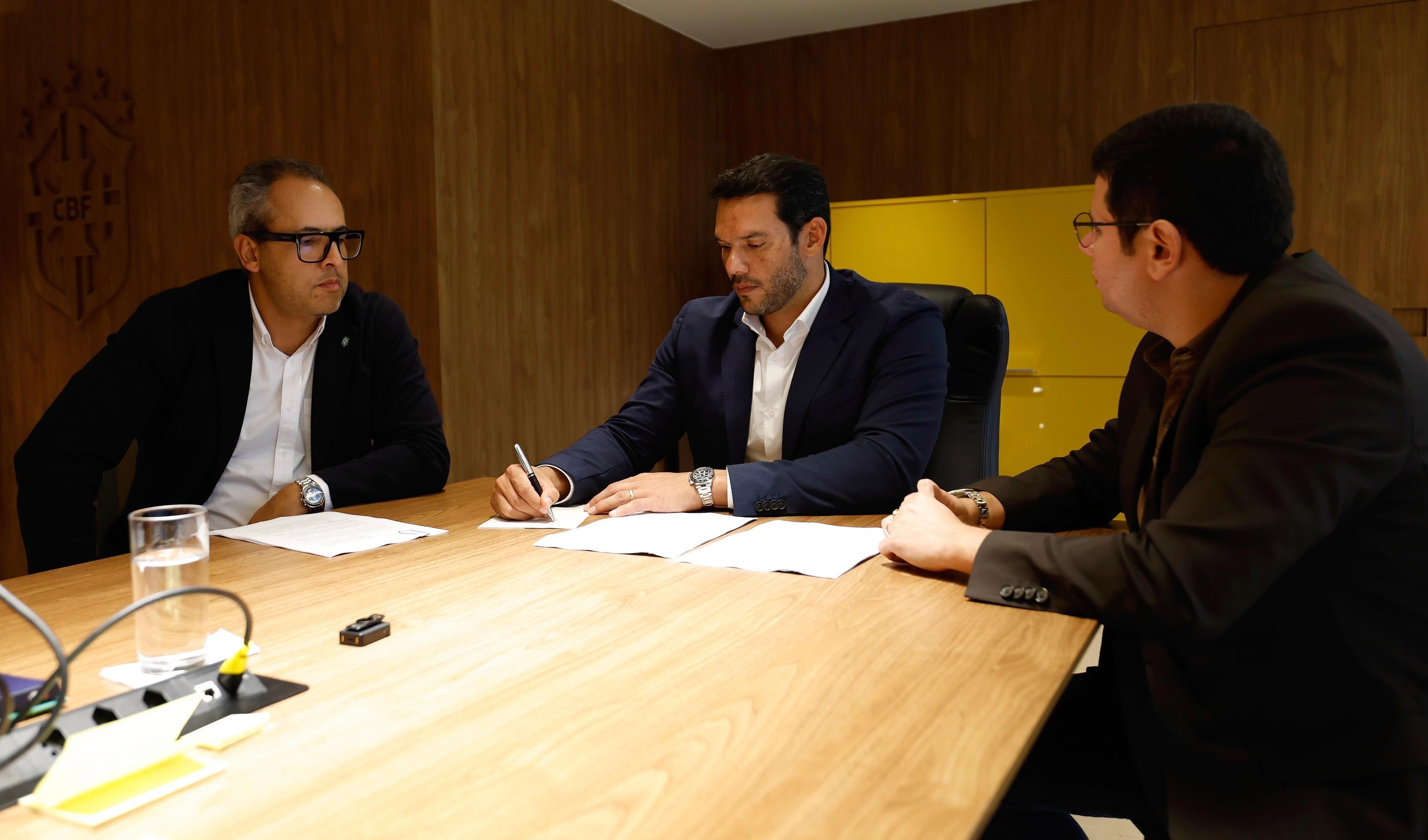 CBF garante R$ 1,5 milhão para manutenção do Centro de Desenvolvimento ...