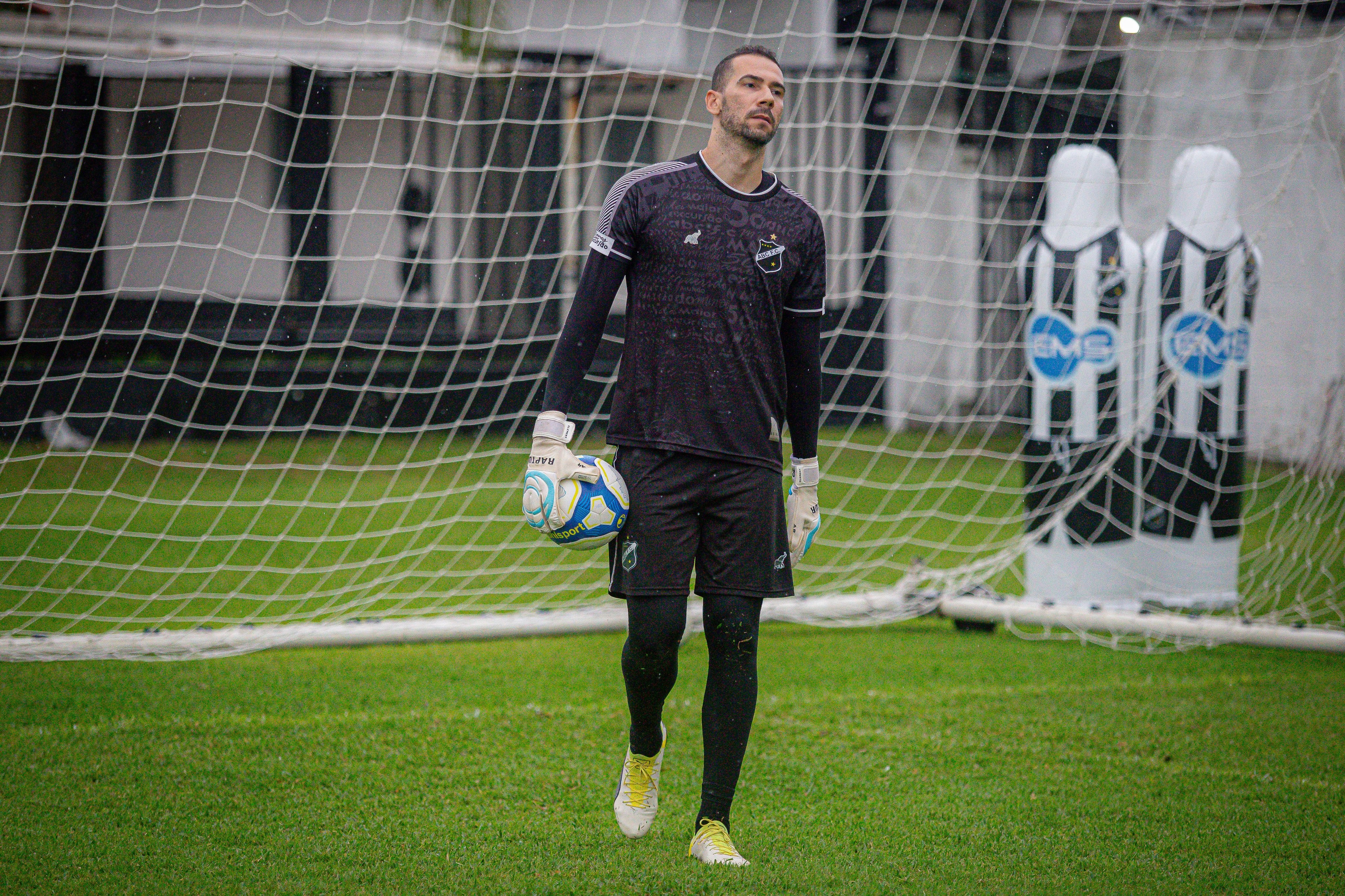 Goleiro Welligton deixa o ABC após sete jogos em dois anos | Ge