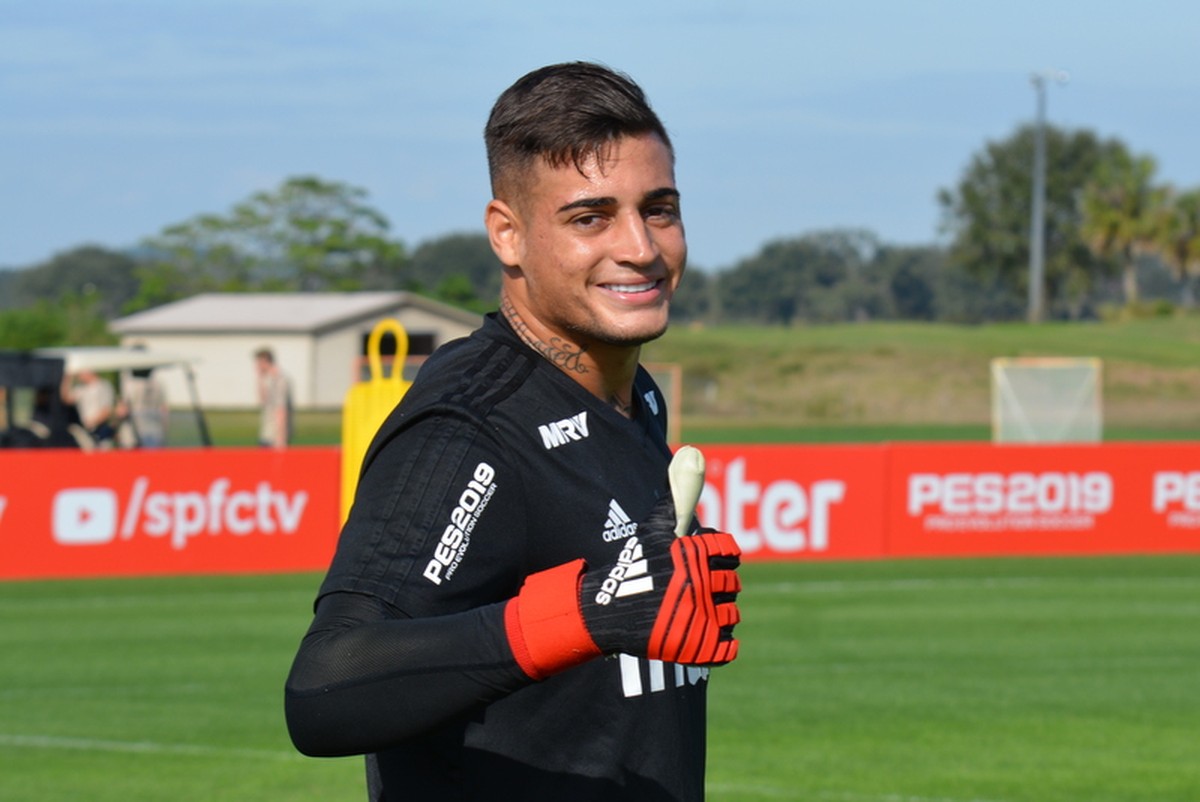 Benfica mostra interesse em Jean, e São Paulo discute compra de ...