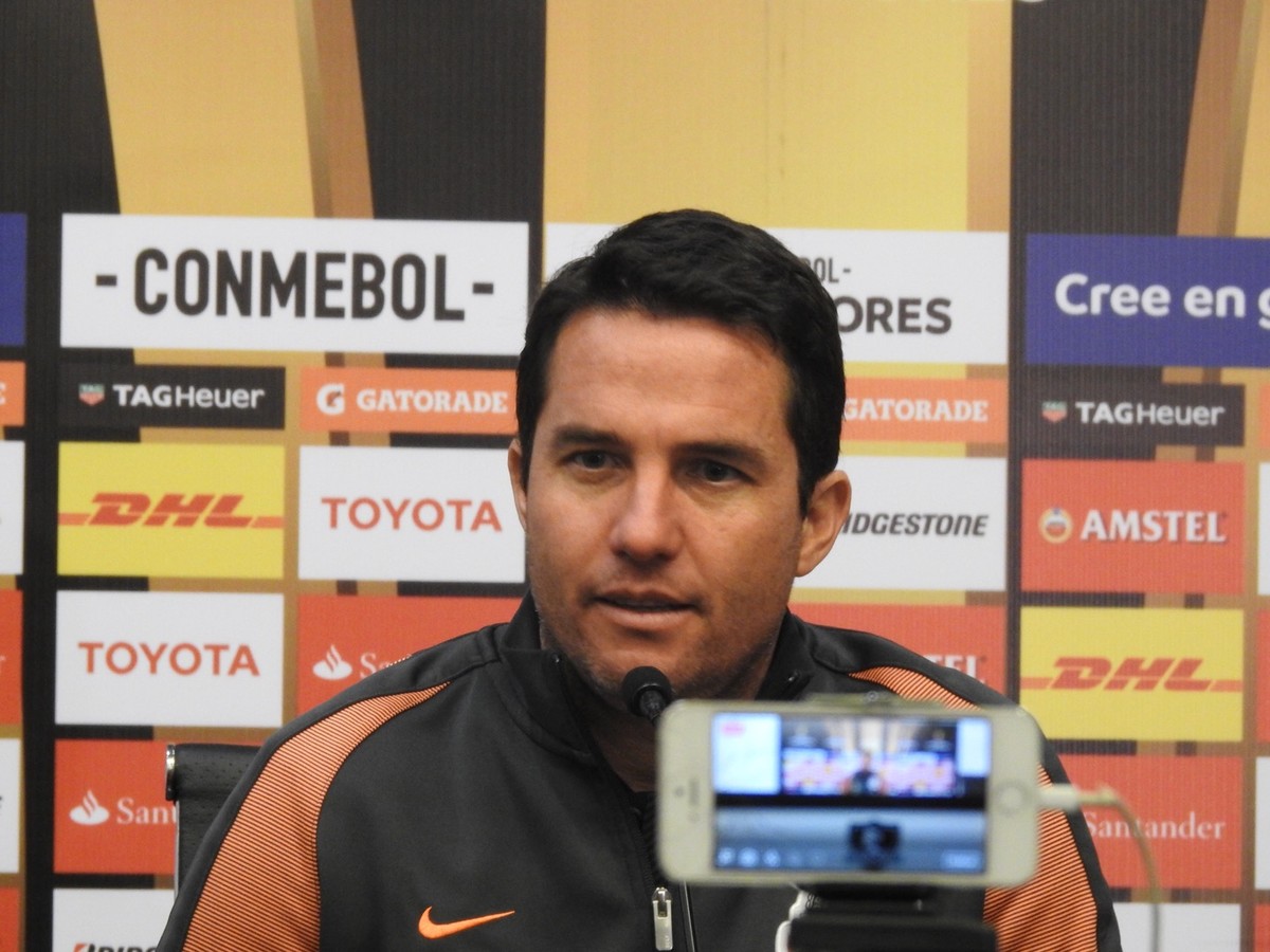 Loss não vê favoritismo, mas garante Corinthians seguro e confiante no ...