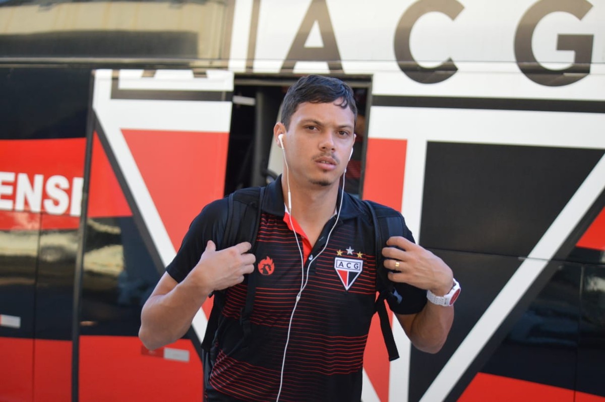Presidente confirma saídas de Mike, Pedro Bambu e outros jogadores do ...