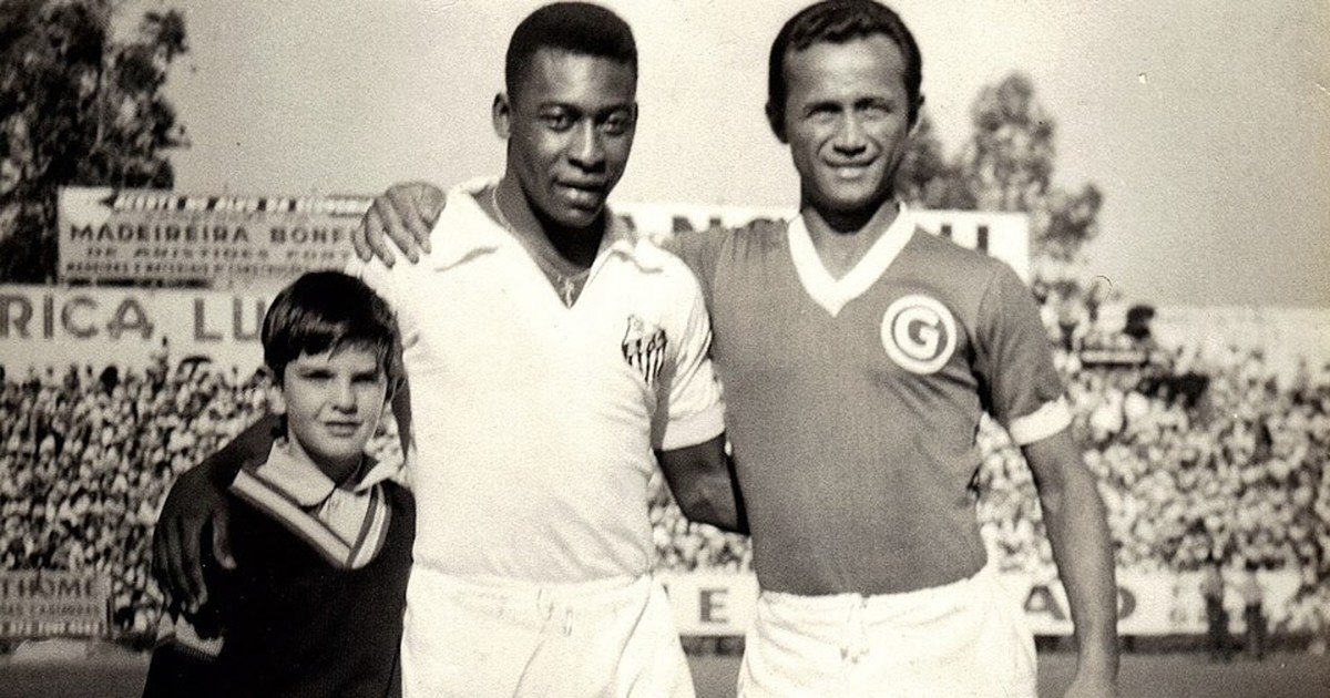 Zagueiro "que parou Pelé", ex-bugrino Eraldo morre aos 82 anos em ...