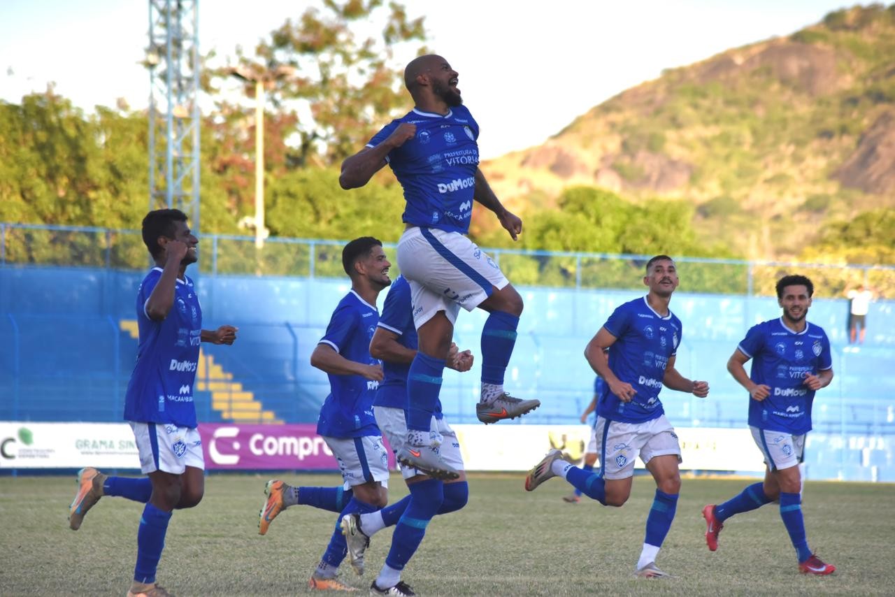 Soriano destaca controle de desgaste após vitória do Vitória-ES na ...
