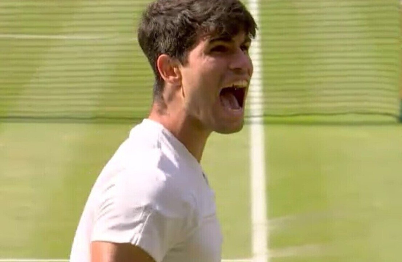 Alcaraz derrota Djokovic e conquista o bicampeonato em Wimbledon | tênis | ge